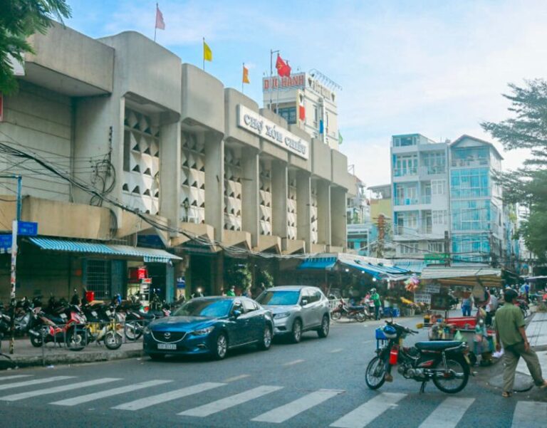7 Must-Visit Cheap Markets in Saigon